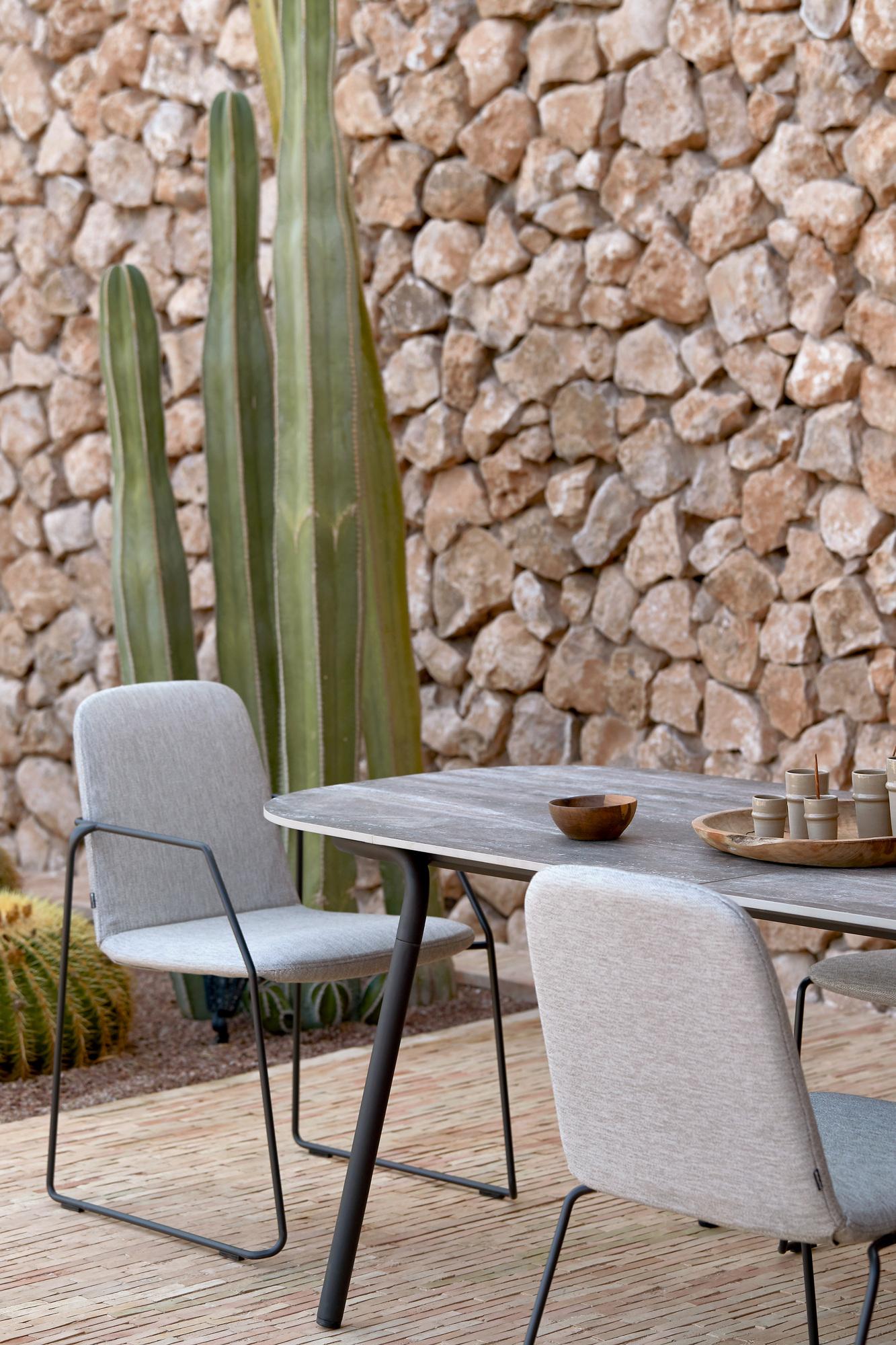 Silla de exterior Loop - lava - milestone | Manutti